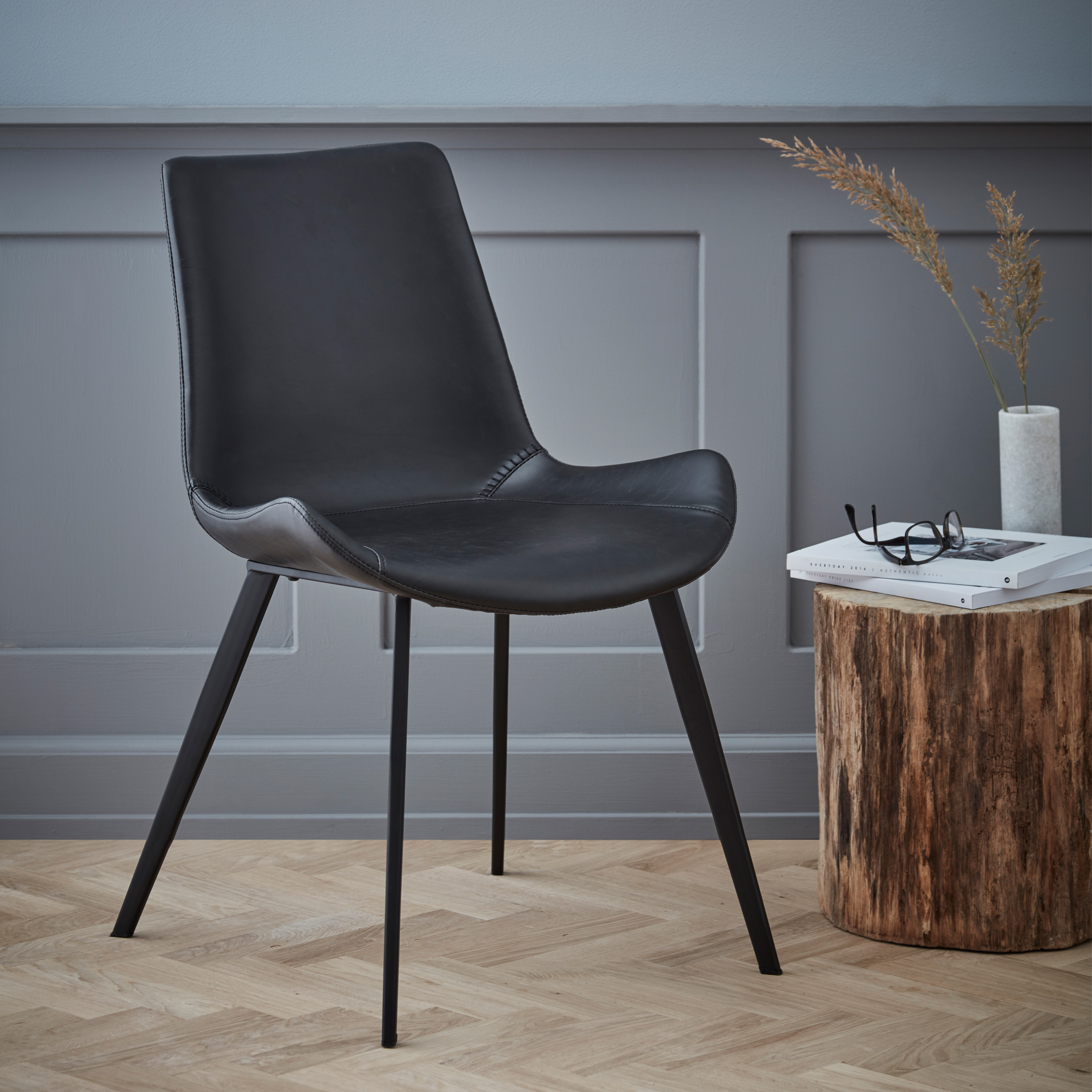 PE Stol sort - Kunstlæder stole - RN Design